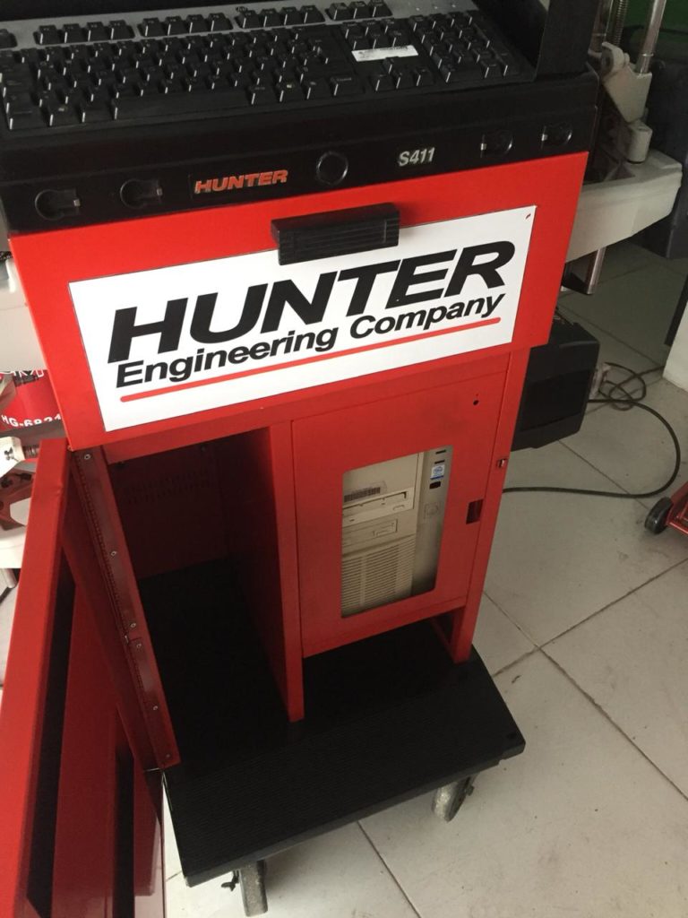 ALINEADOR HUNTER P411 CON DSP250 - Isocol SAS